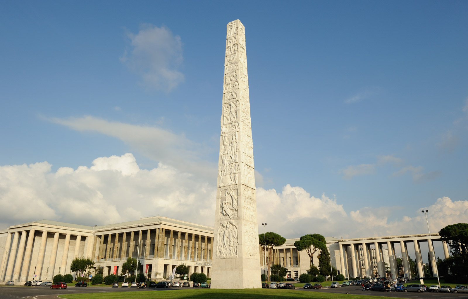 Mussolini’s Fascist Rome – An Architecture Walking Tour Around EUR Dis